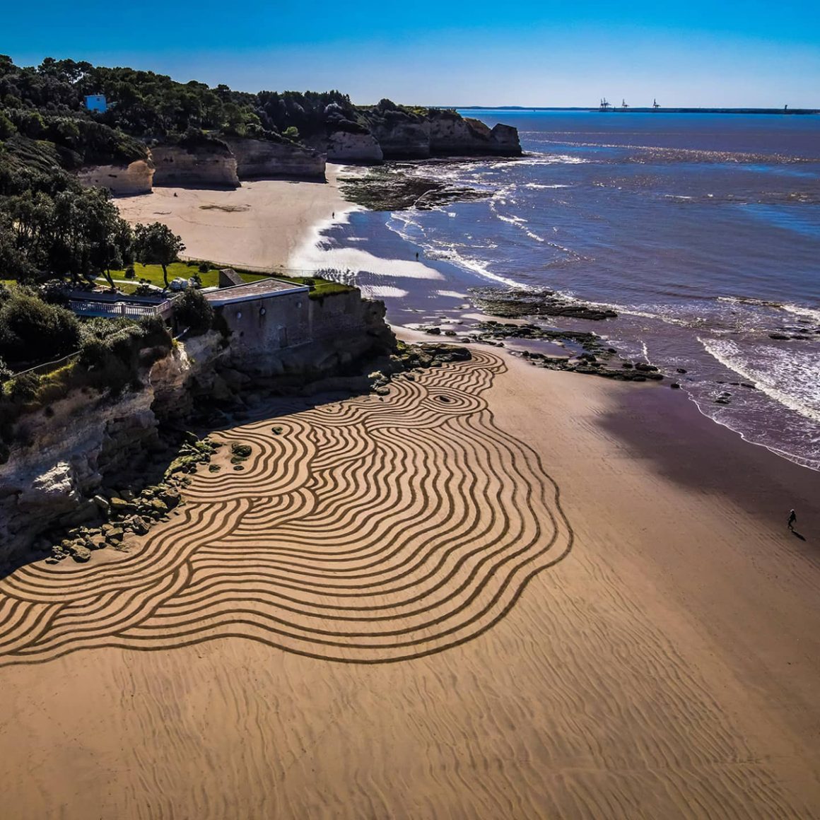 Les magnifiques (et immenses) dessins sur sable de l'artiste français ...