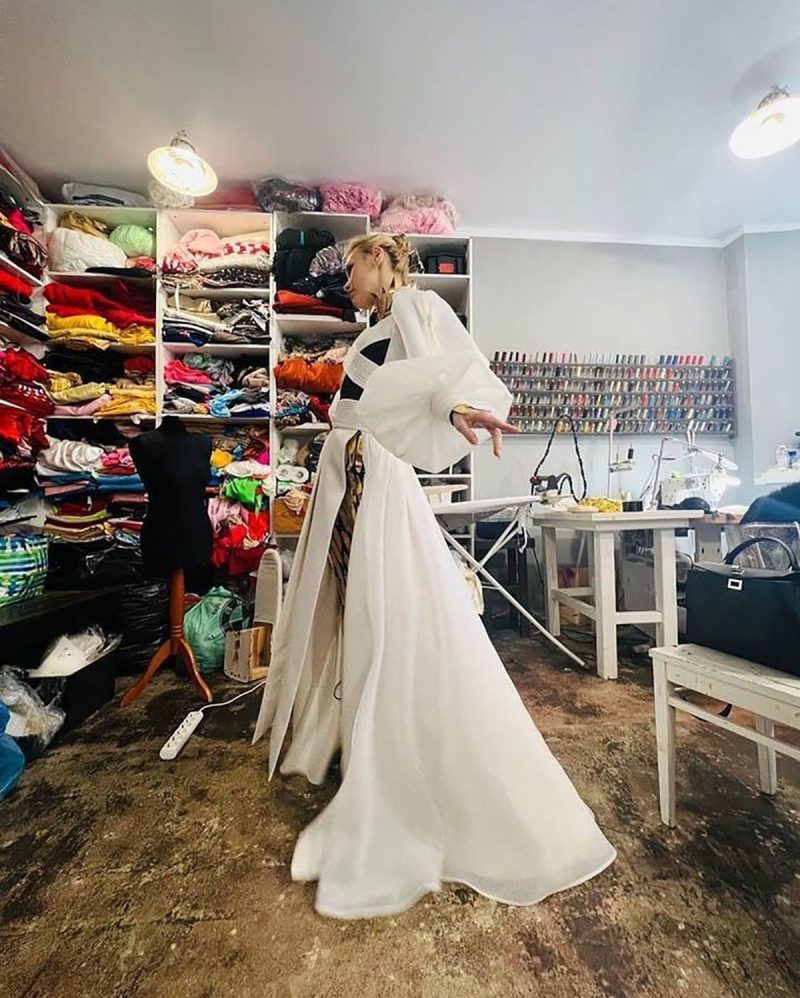 Pour Miss Univers 2023, Miss Ukraine dévoile un incroyable costume de ...
