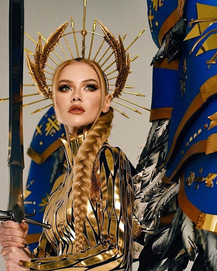 Pour Miss Univers 2023, Miss Ukraine dévoile un incroyable costume de ...