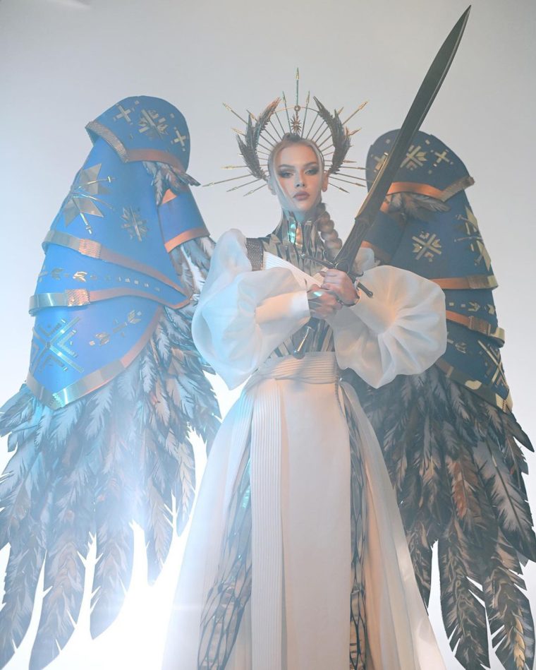 Pour Miss Univers 2023, Miss Ukraine dévoile un incroyable costume de ...