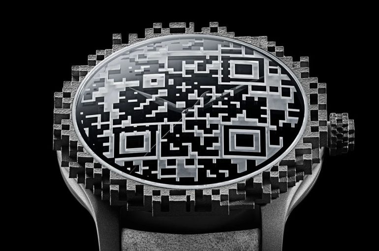 Cette montre entièrement pixelisée possède un QR Code unique gravé sur ...