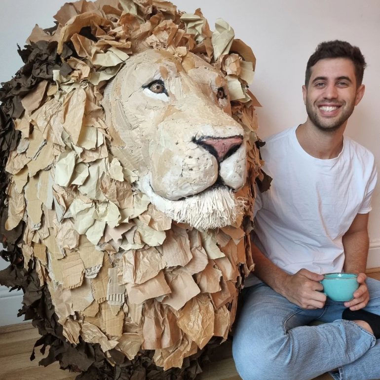 Les sculptures réalistes d'animaux sauvages en carton de Josh ...