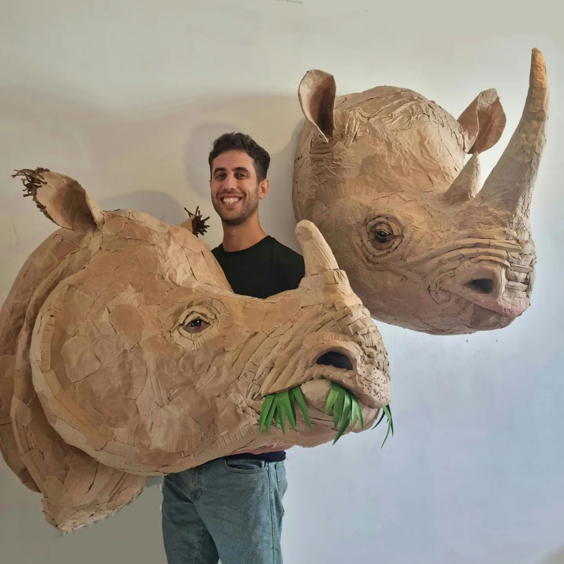 Les sculptures réalistes d'animaux sauvages en carton de Josh ...
