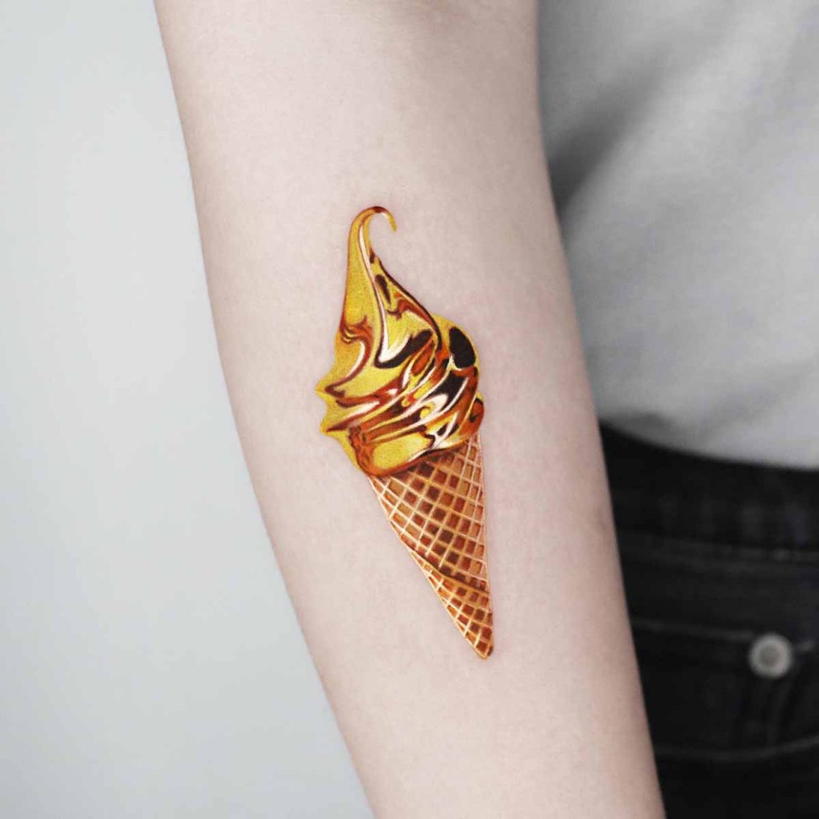 Les sublimes tatouages aux effets dorés de l'artiste sud-coréen Jooa