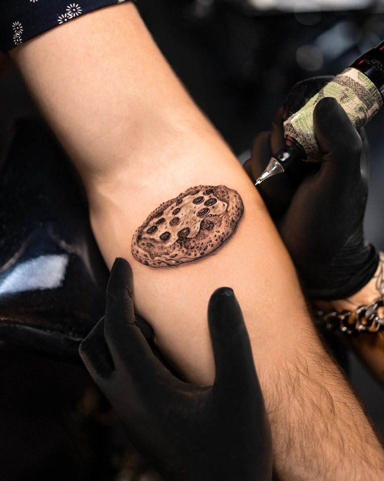 L'artiste Tatu Panda ajoute une ombre pour renforcer le réalisme de ses ...