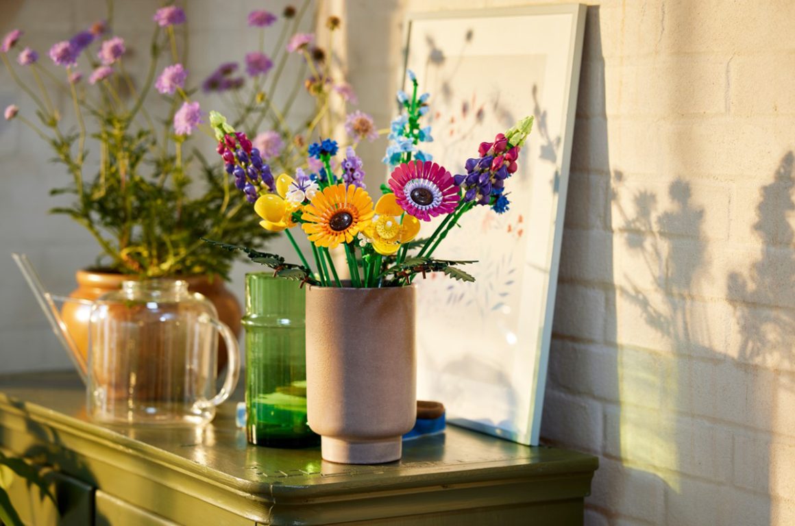 LEGO dévoile 2 sets de fleurs sauvages pour décorer votre intérieur