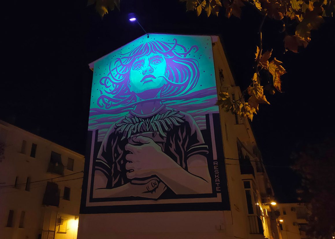 Ces street art phosphorescents dévoilent un autre visuel la nuit tombée - Creapills