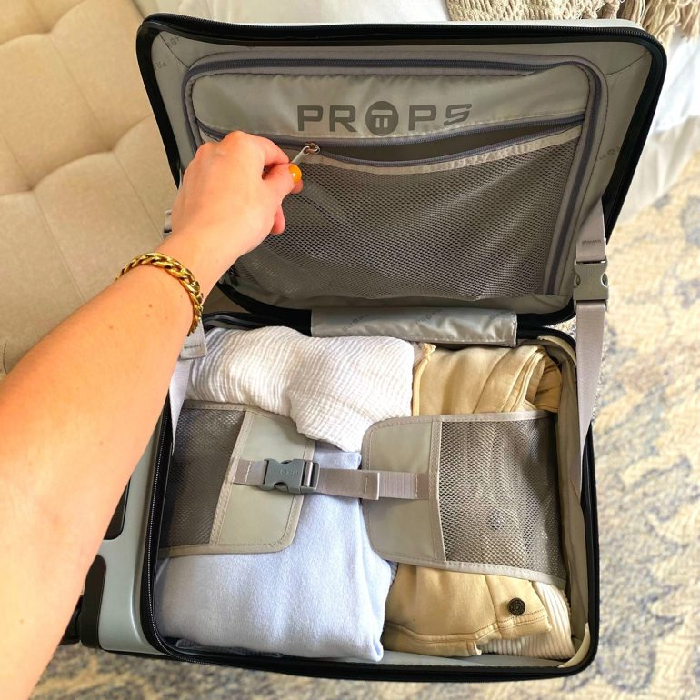 Conçue pour les voyages d’affaires, cette valise se transforme en table ...