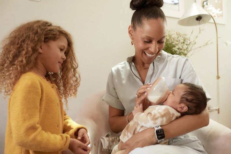 Un biberon design en forme de sein pour imiter l’allaitement maternel