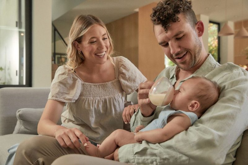 Un biberon design en forme de sein pour imiter l’allaitement maternel