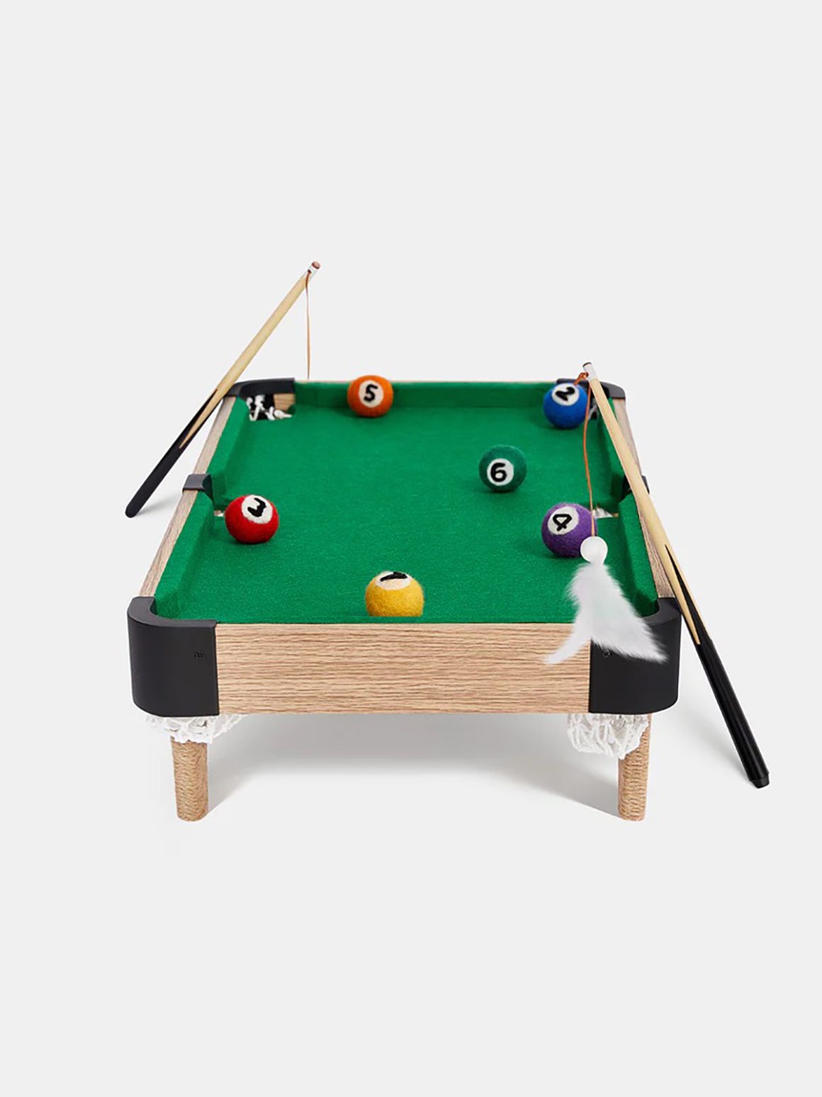 Un billard miniature conçu spécialement pour jouer avec votre chat ...
