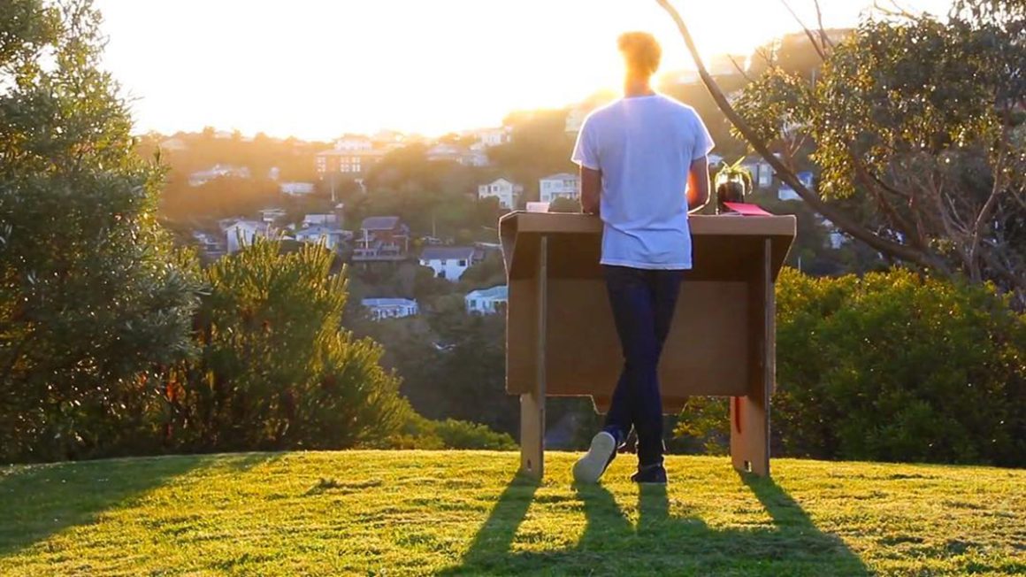 Refold : le bureau en carton pliable et modulable pour travailler n ...