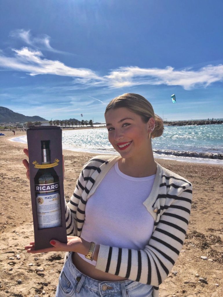 Pour postuler chez Ricard, elle détourne une bouteille... en CV ...