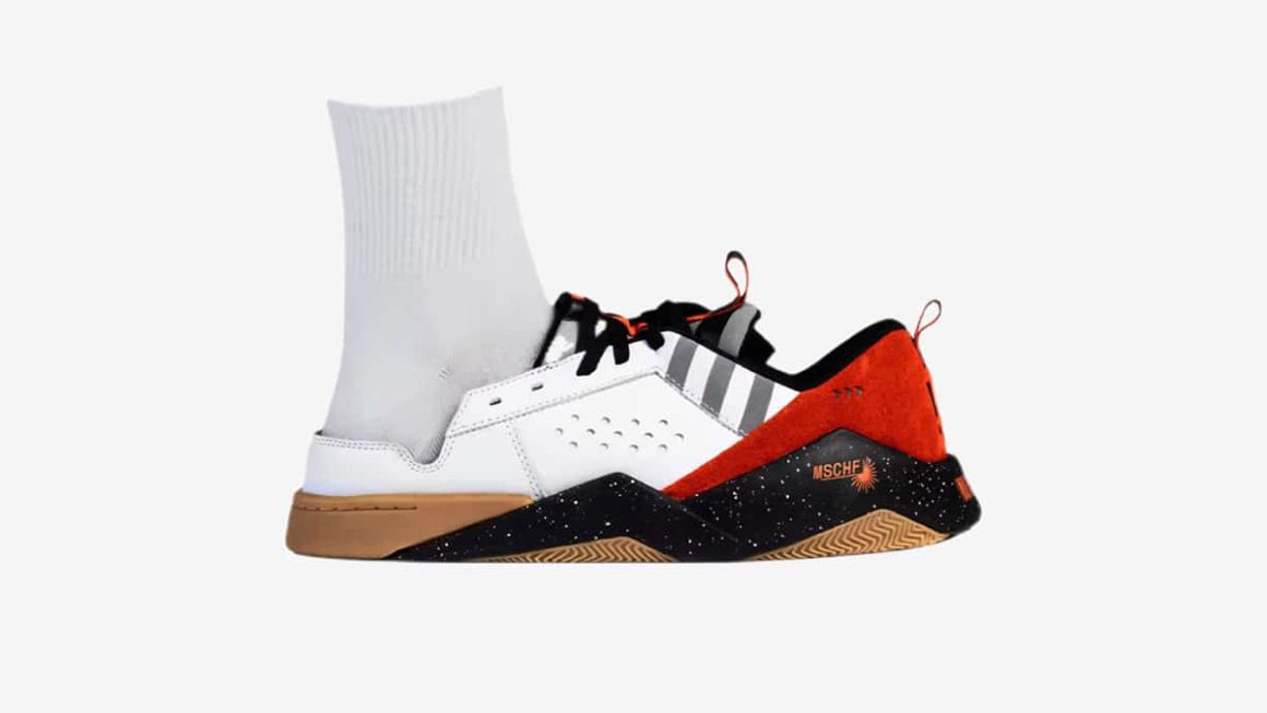 MSCHF crée une paire de sneakers insolite qui se porte dans les deux ...
