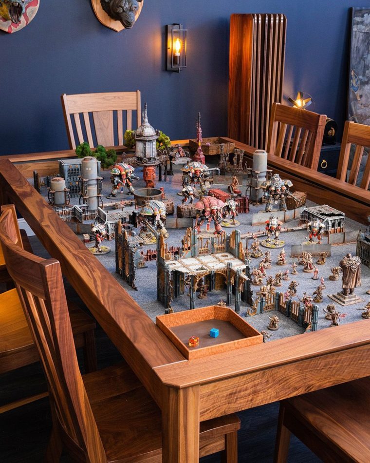 Une table à manger 100% modulable conçue pour les jeux de société