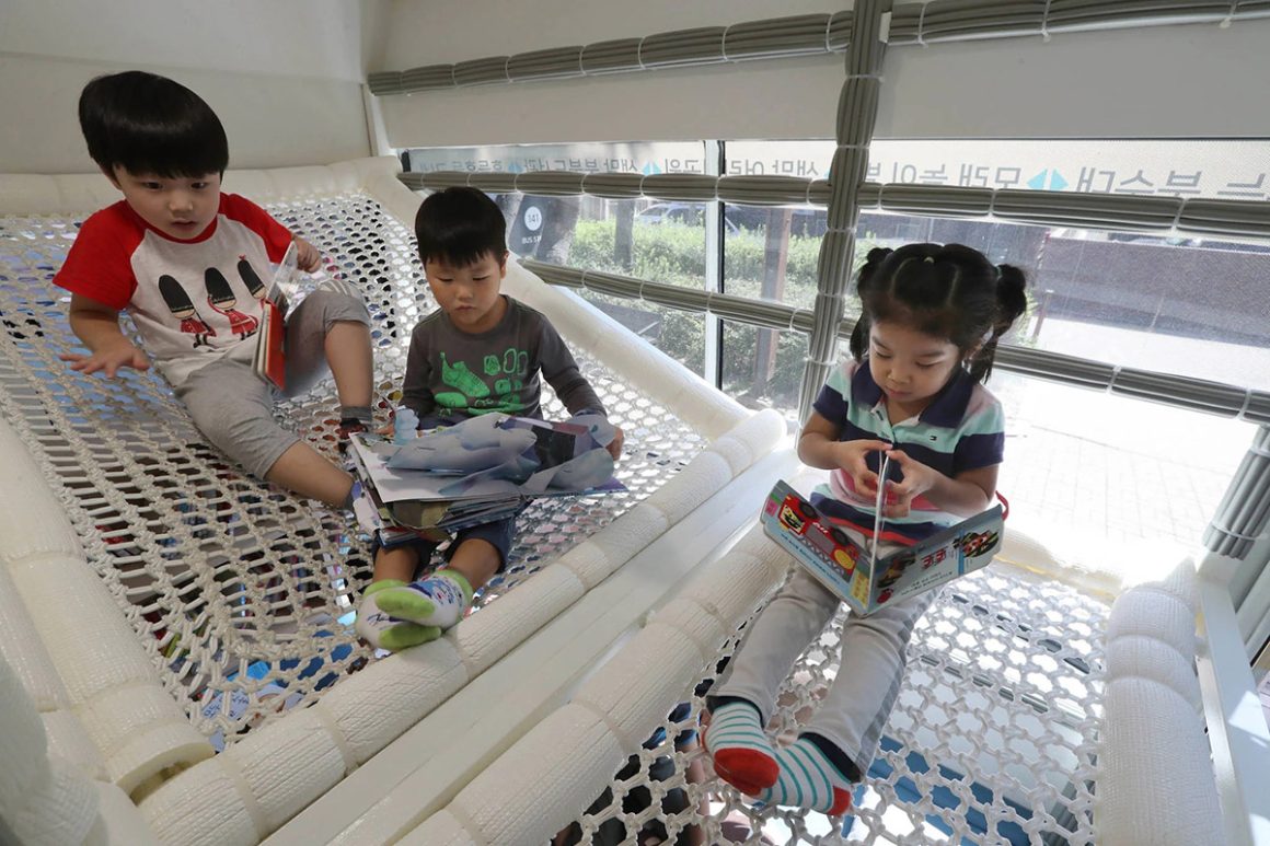 Corée du Sud : un bus abandonné transformé en bibliothèque pour enfants ...