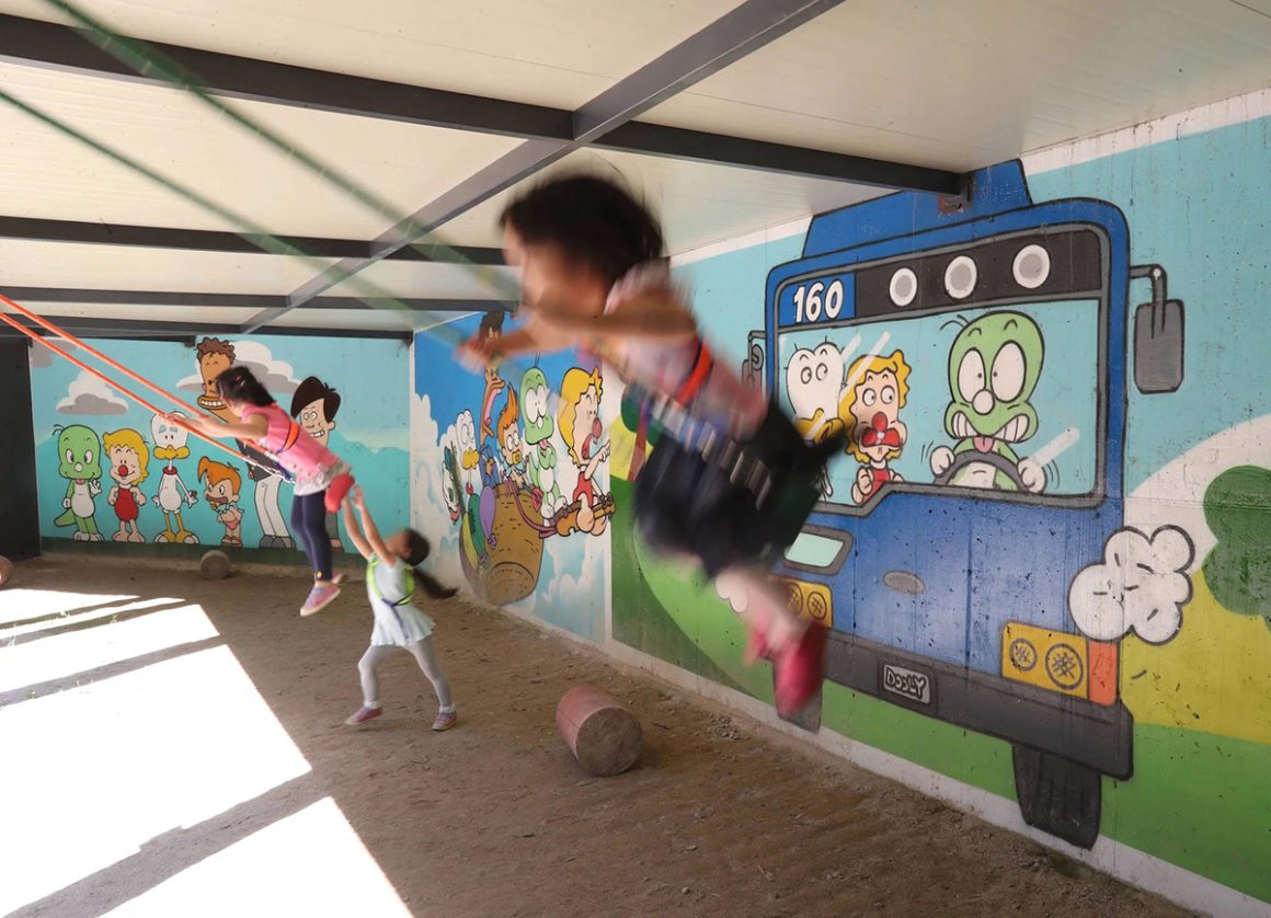 Corée du Sud : un bus abandonné transformé en bibliothèque pour enfants ...