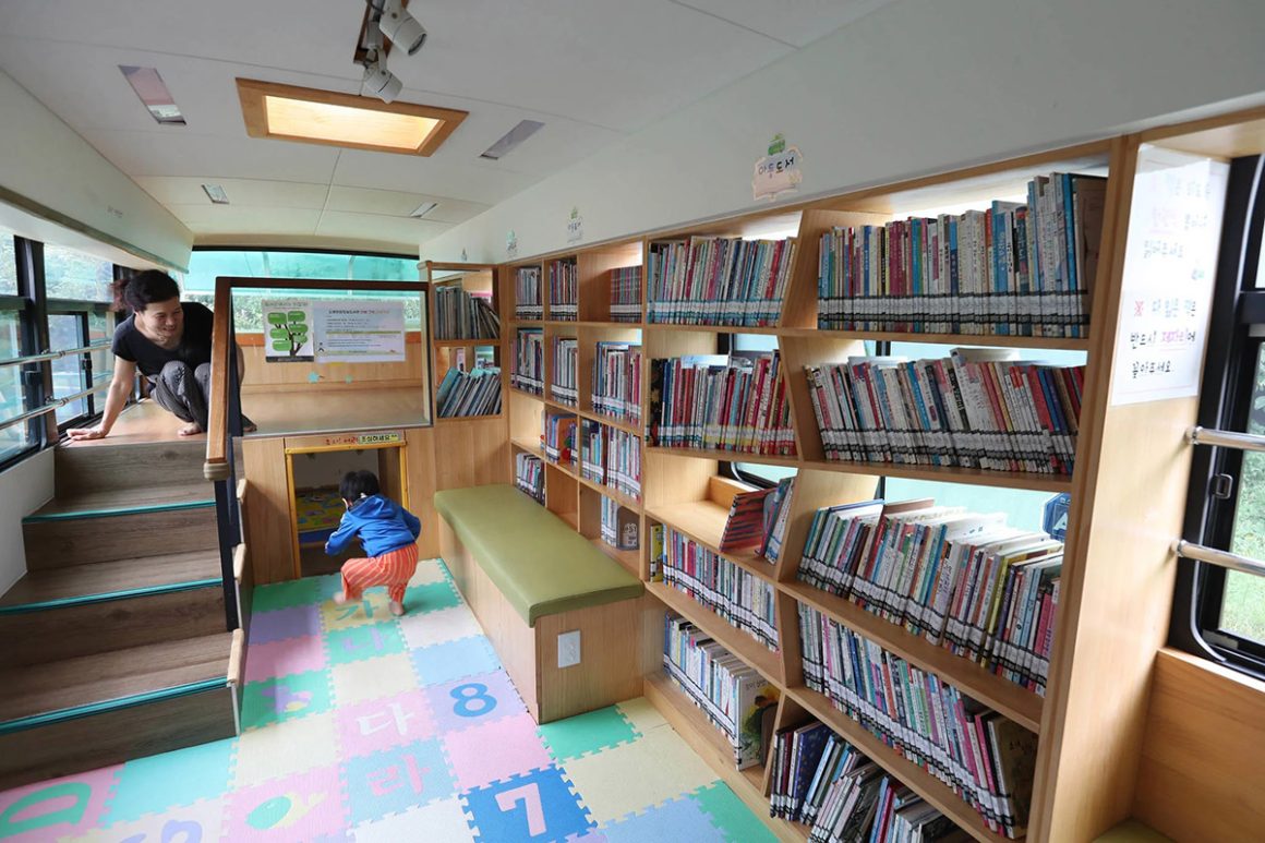 Corée du Sud : un bus abandonné transformé en bibliothèque pour enfants ...