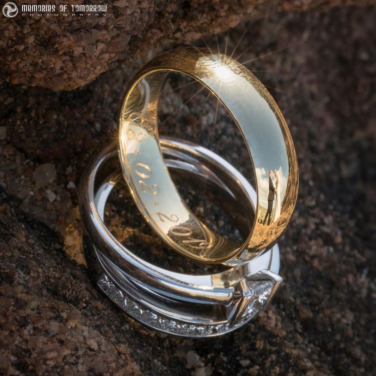 Ce photographe de mariage joue avec le reflet du couple sur les ...