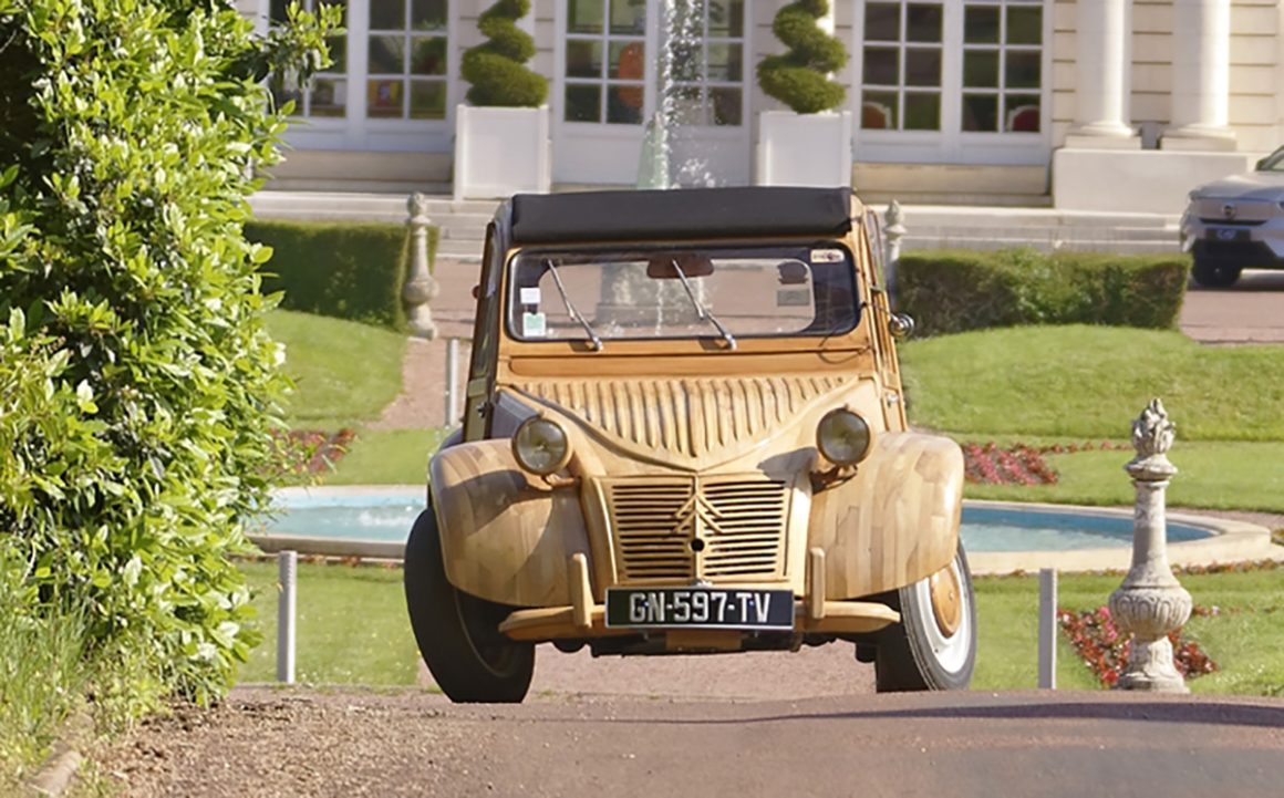 Cette réplique en bois d’une Citroën 2CV des années 40 s’est vendue ...