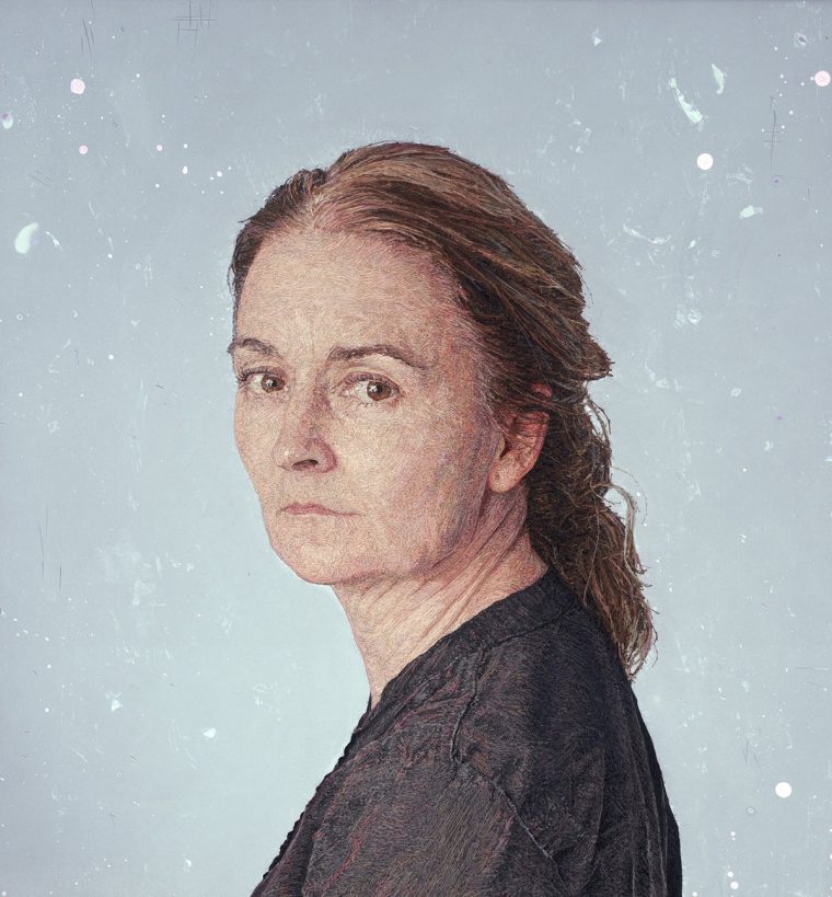 Les incroyables portraits ultra réalistes en broderie de l’artiste ...