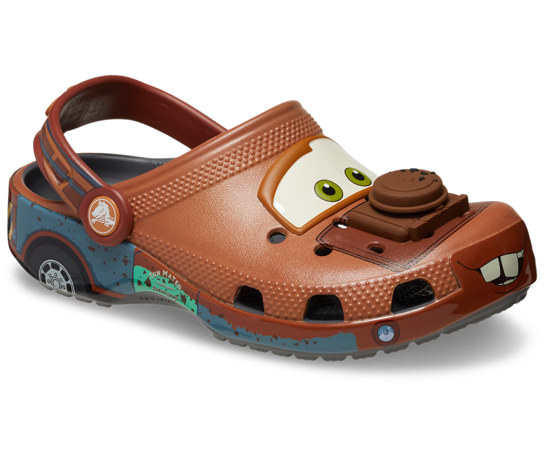 Crocs dévoile une paire en clin d’œil au personnage de Martin dans Cars ...