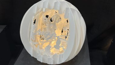 Cet artiste crée de magnifiques sphères de papier qui cachent un secret ...