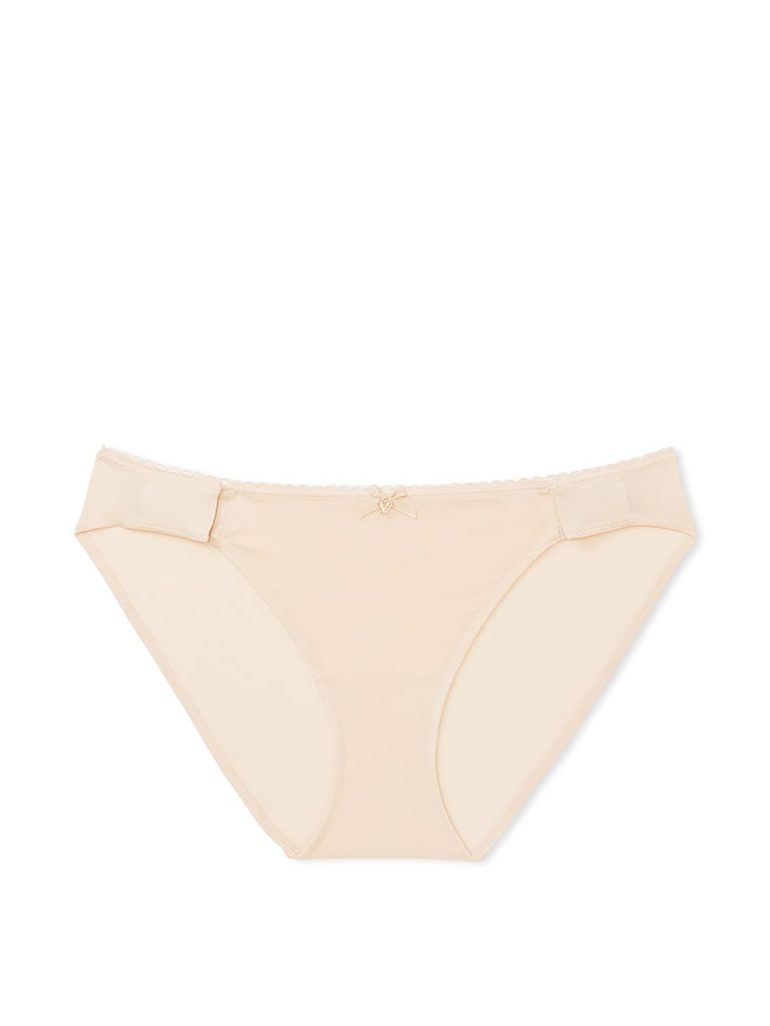 La marque Victoria's Secret lance sa première collection de lingerie ...