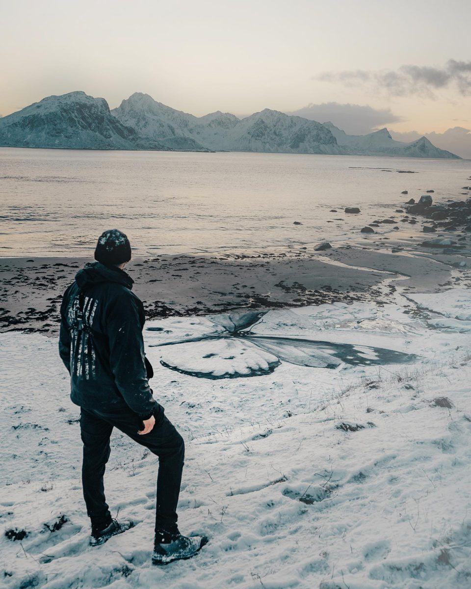 Les immenses portraits éphémères en pleine nature de l'artiste David Popa
