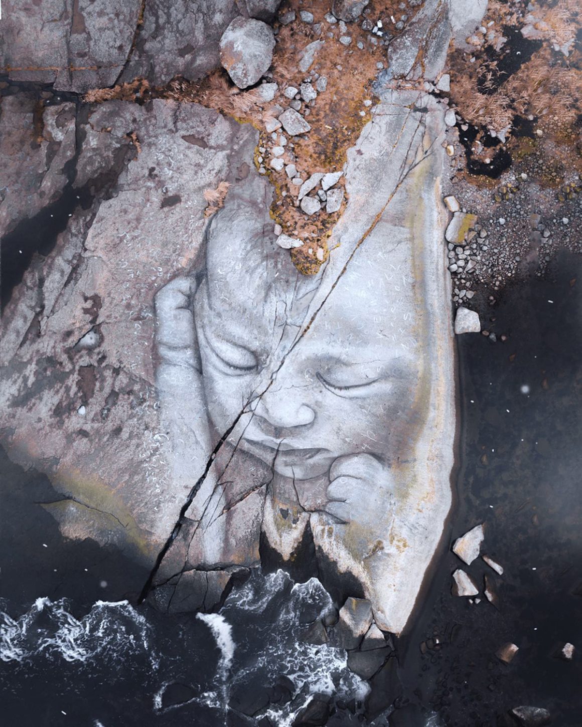 Les immenses portraits éphémères en pleine nature de l'artiste David ...