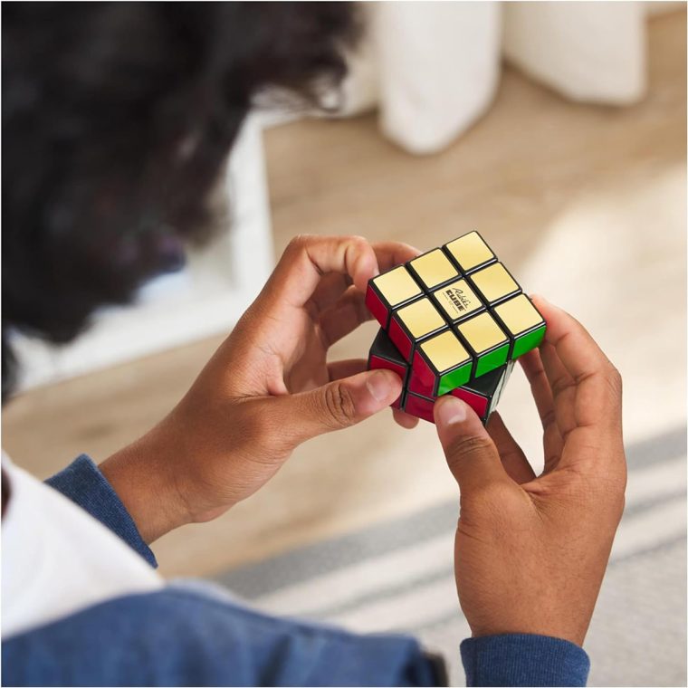 Pour ses 50 ans, le célèbre Rubik's Cube s’offre une version collector ...