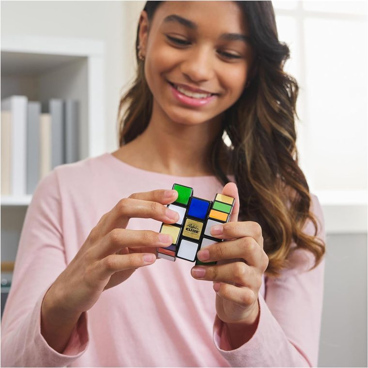 Pour ses 50 ans, le célèbre Rubik's Cube s’offre une version collector ...