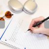 Un stylo ergonomique pensé pour les gauchers avec sa pointe incurvée ...