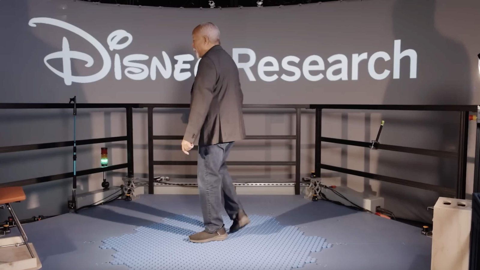 HoloTile : Disney dévoile un sol mouvant pour le futur de la réalité ...