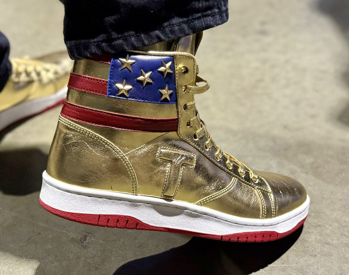 Donald Trump lance des chaussures pour ceux "qui ne s'arrêtent jamais ...