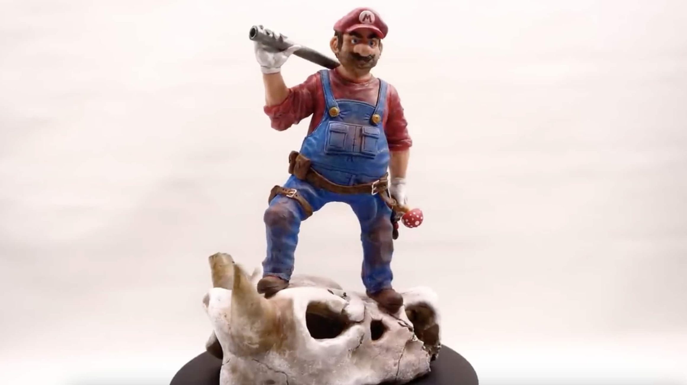 Il sculpte une figurine ultra-réaliste d'un Mario 100% badass