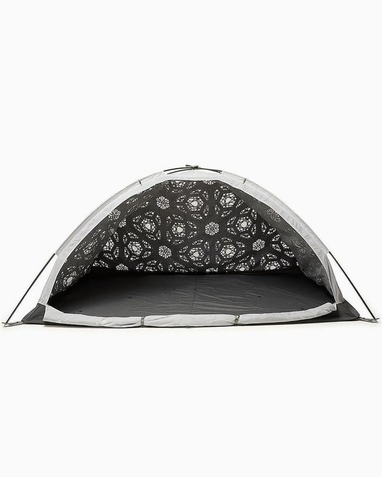 Nike commercialise un poncho qui se transforme... en tente de camping