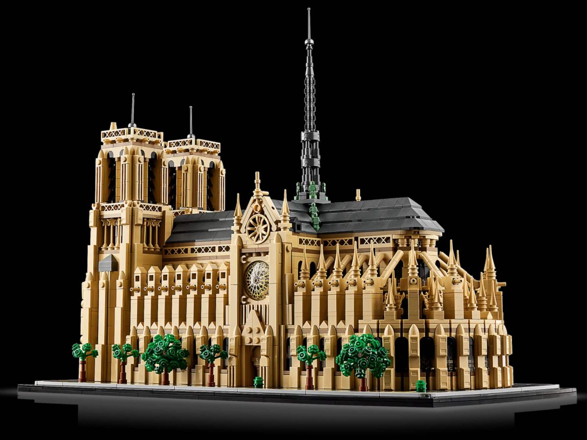 LEGO dévoile une réplique de 4383 pièces de la Cathédrale Notre-Dame de ...