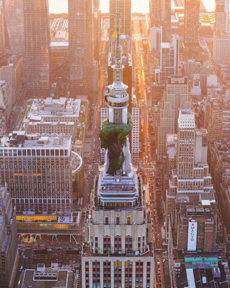 HBO suspend un dragon à l’Empire State Building pour la promo de House ...