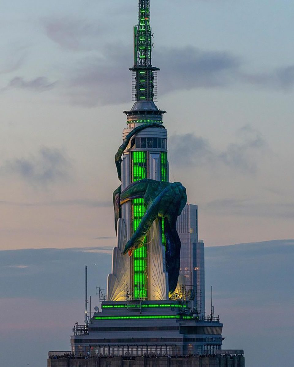 HBO suspend un dragon à l’Empire State Building pour la promo de House ...