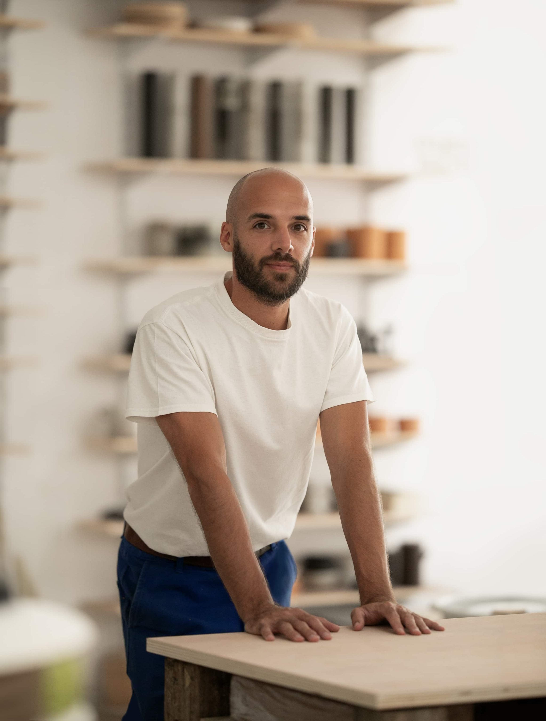 Il crée un trophée avec la terre battue de Roland-Garros pour Rafael Nadal