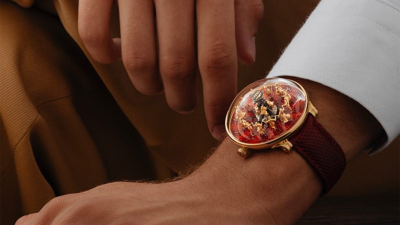 Cette somptueuse montre en l’honneur de l’Albanie est estimée 1,2 ...