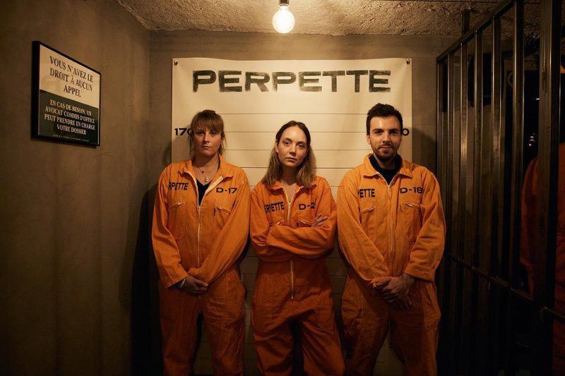 À Paris, le Perpette Bar vous propose de vivre une soirée… en prison ...