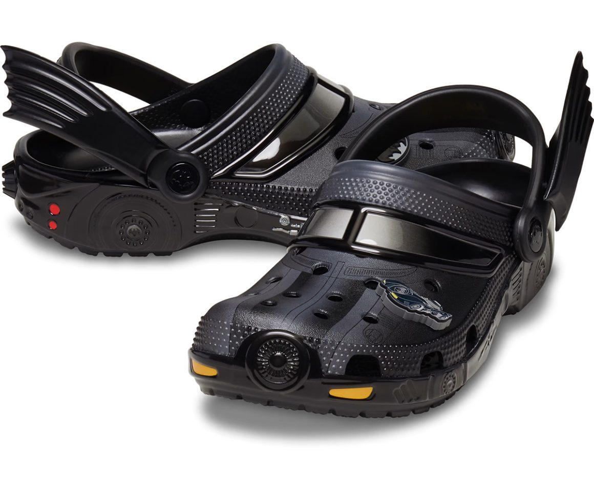 Crocs fête les 85 ans de Batman avec une paire façon Batmobile - Creapills