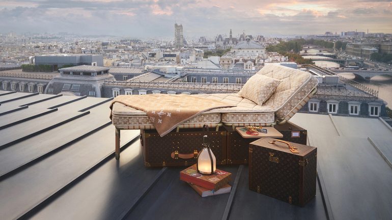 Louis Vuitton revisite son iconique malle lit de voyage (au prix d'un ...
