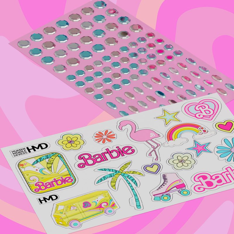 Barbie dévoile un téléphone à clapet rétro pour vous aider à ...