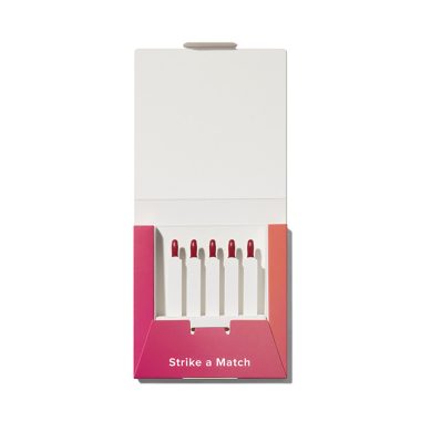 Tinder lance une collection de maquillage pour votre premier date