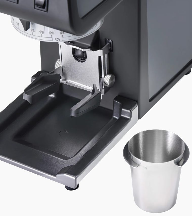 Porsche dévoile une machine à café en clin d’œil à son modèle 911 Carrera