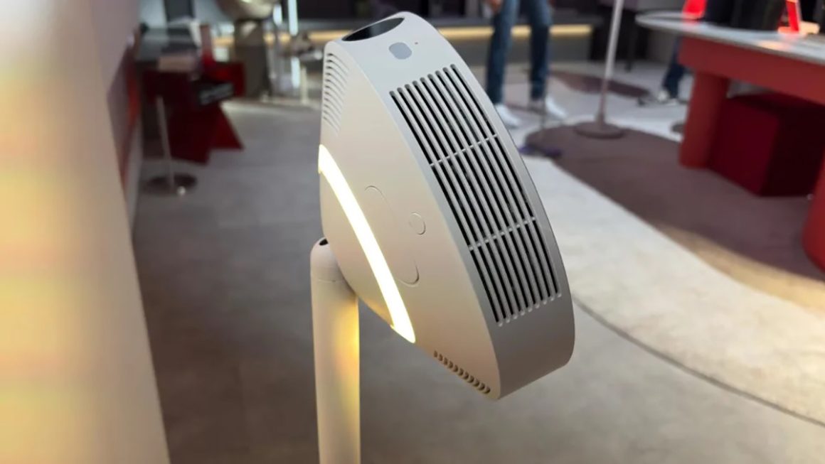 LG dévoile une lampe d'intérieur design qui fait vidéoprojecteur ...