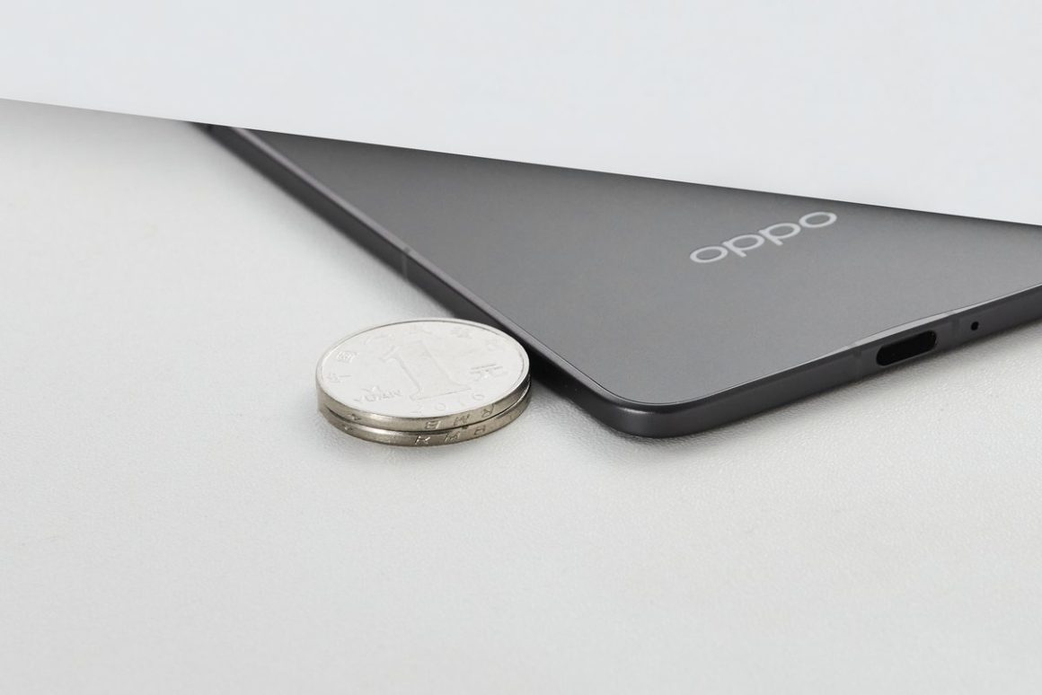 Oppo dévoile le smartphone pliable le plus fin du monde avec 3,5 mm d ...